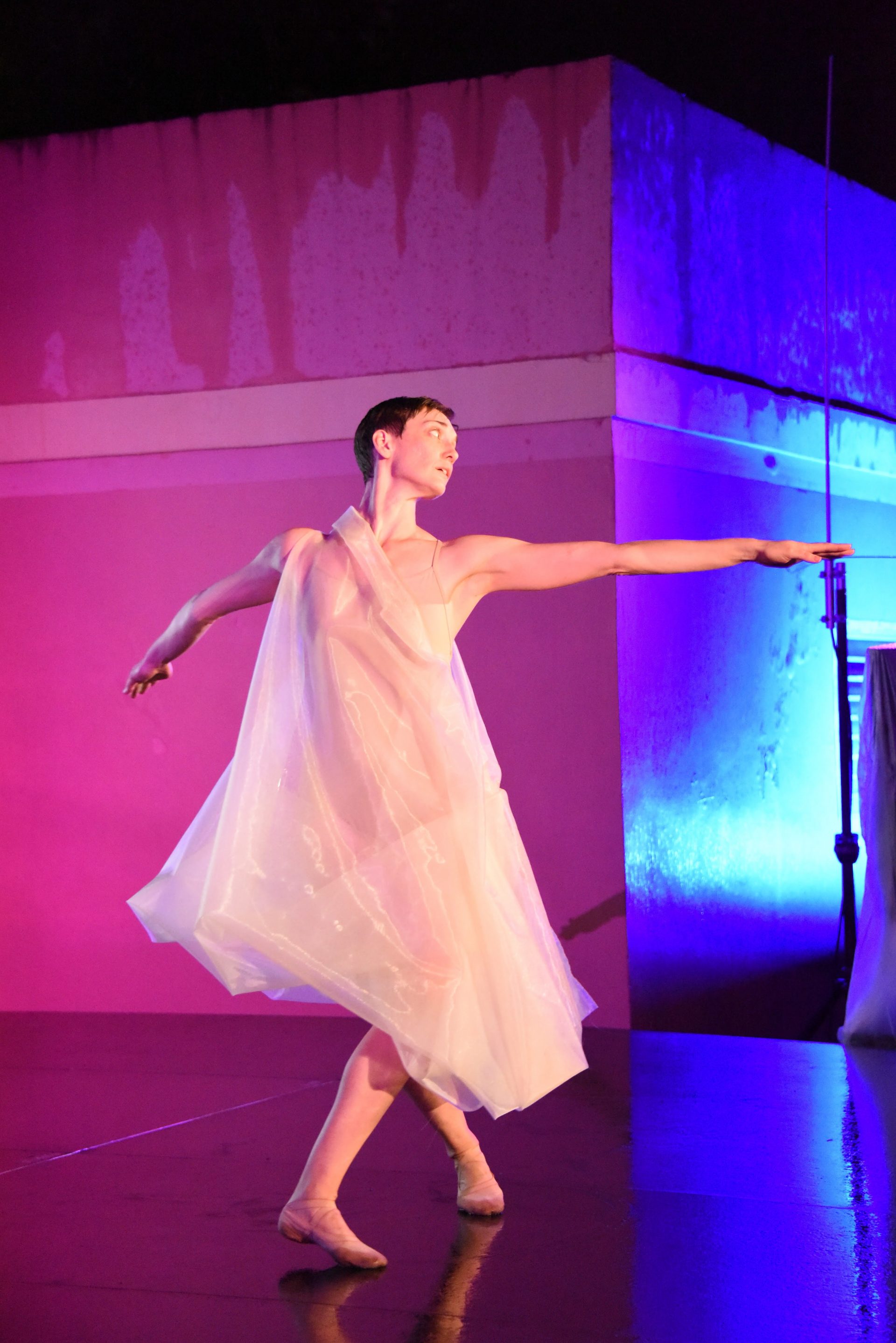 Javier Siut y el teatro en exteriores del Miami-Dade County Auditorium ...