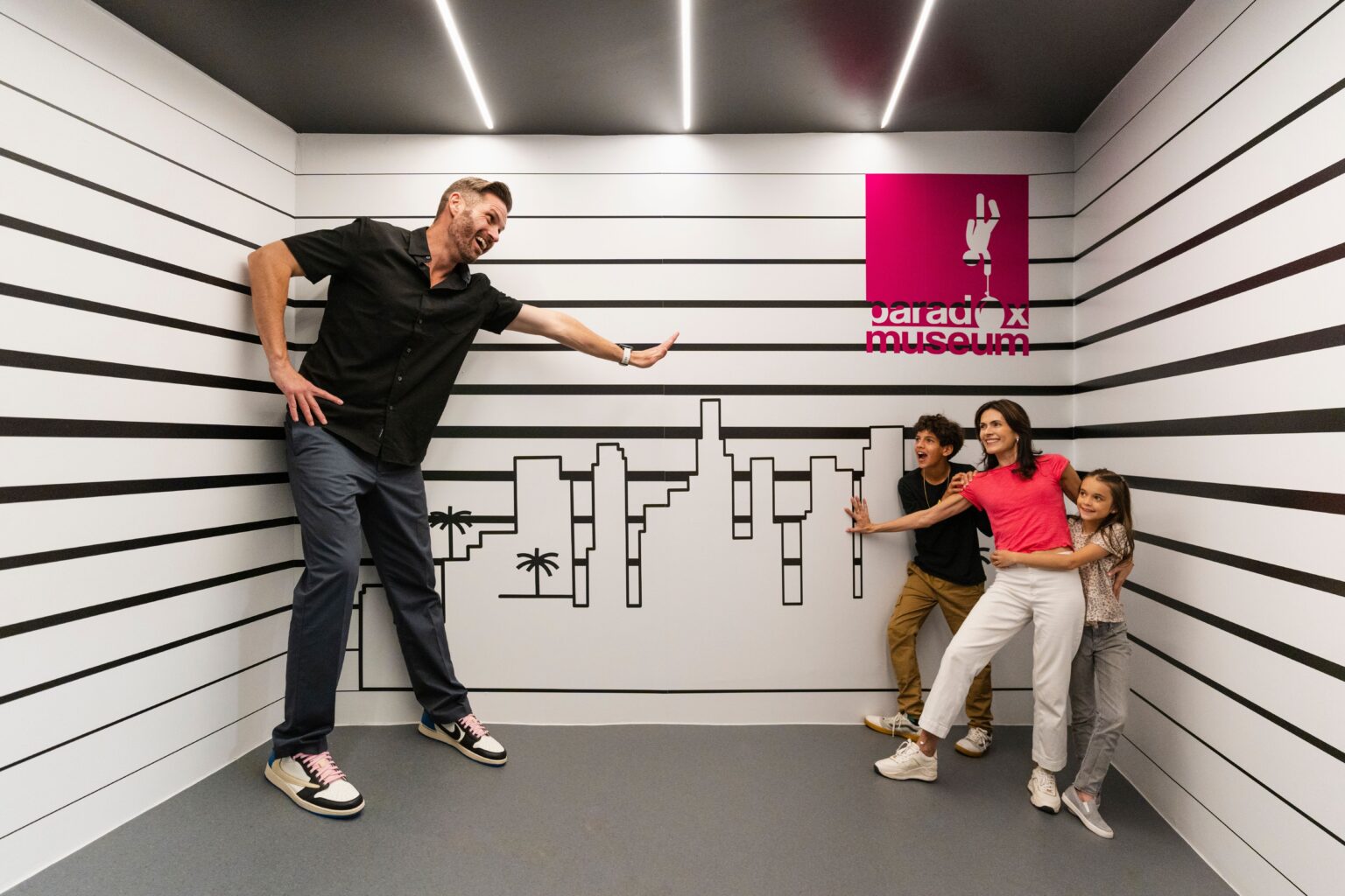 Paradox Museum in Wynwood is mind-blowing experience - ArtburstMiami